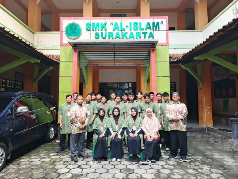 Siswa-Siswi Kelas XII TKJ dan TJA Tahun ajaran 2024/2025 melaksanakan ...